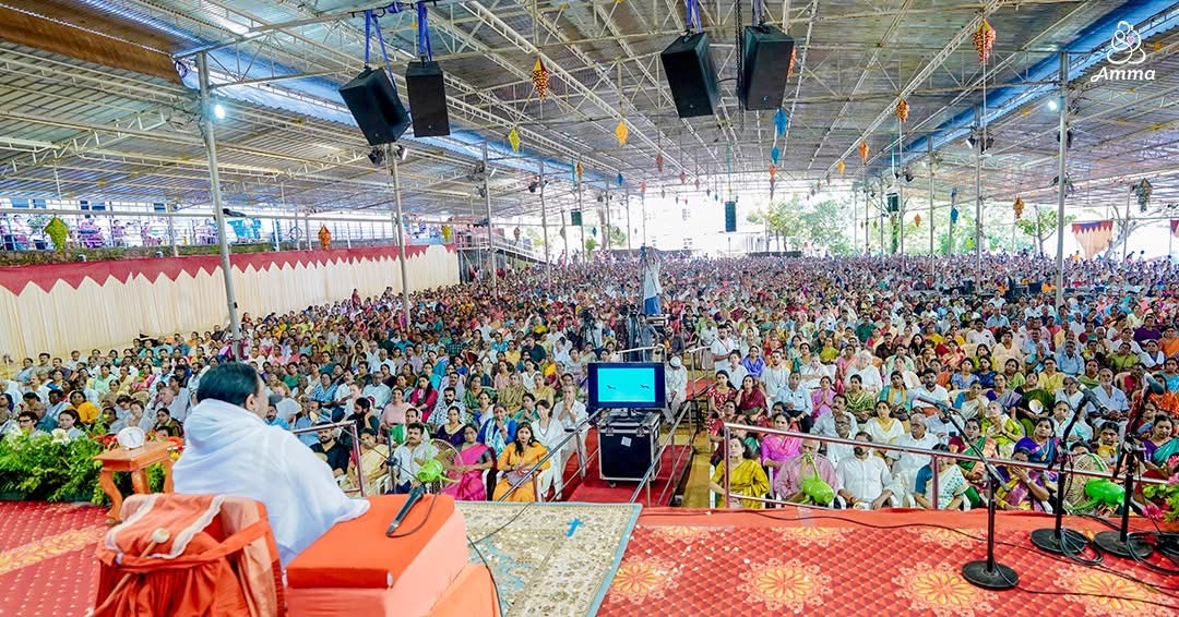Bharat Yatra 2026: Amma Embraces Kozhikode - Amma.org