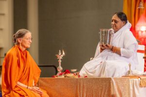 Amma embraces Greater Los Angeles, California: North America Tour 2024 ...
