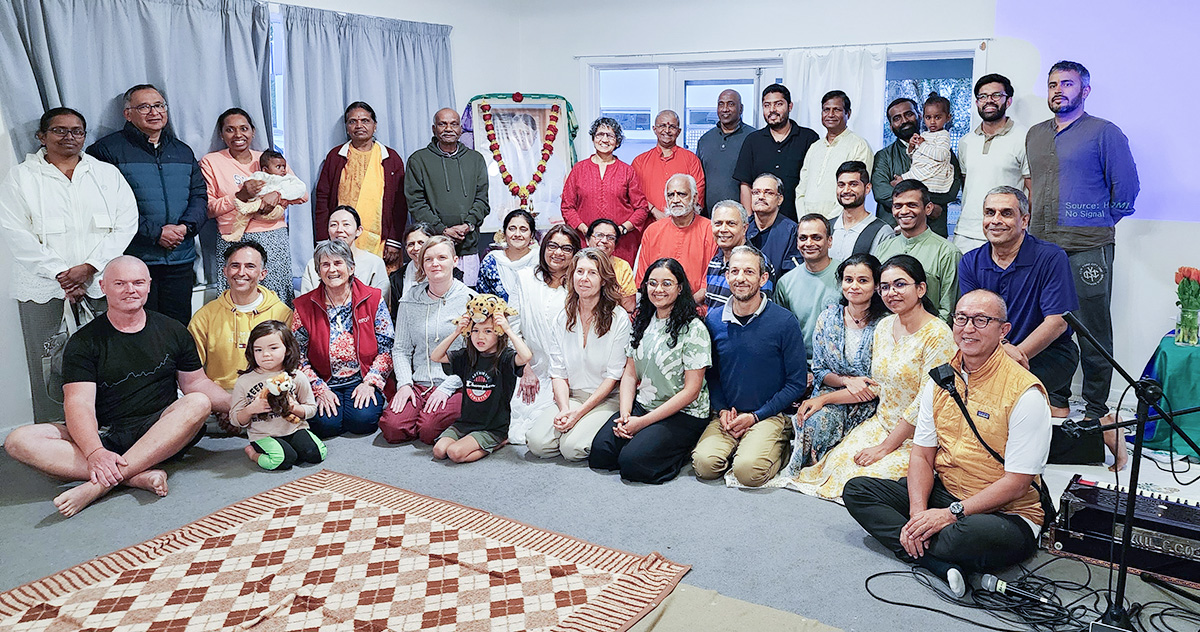 Breath of Life: Swami Ramakrishnananda Puri Returns to New Zealand ...