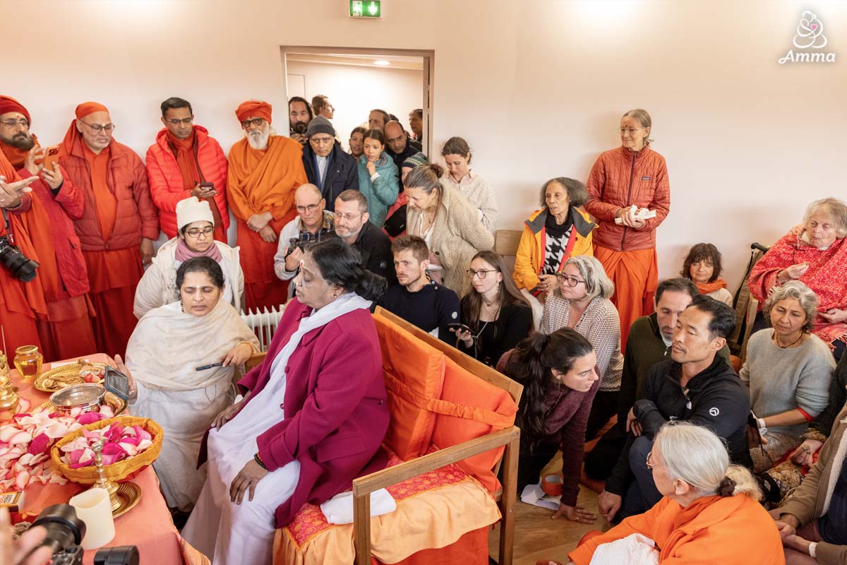 Amma Visits the Ashram Near Paris and Blesses Its New Care Home for the ...